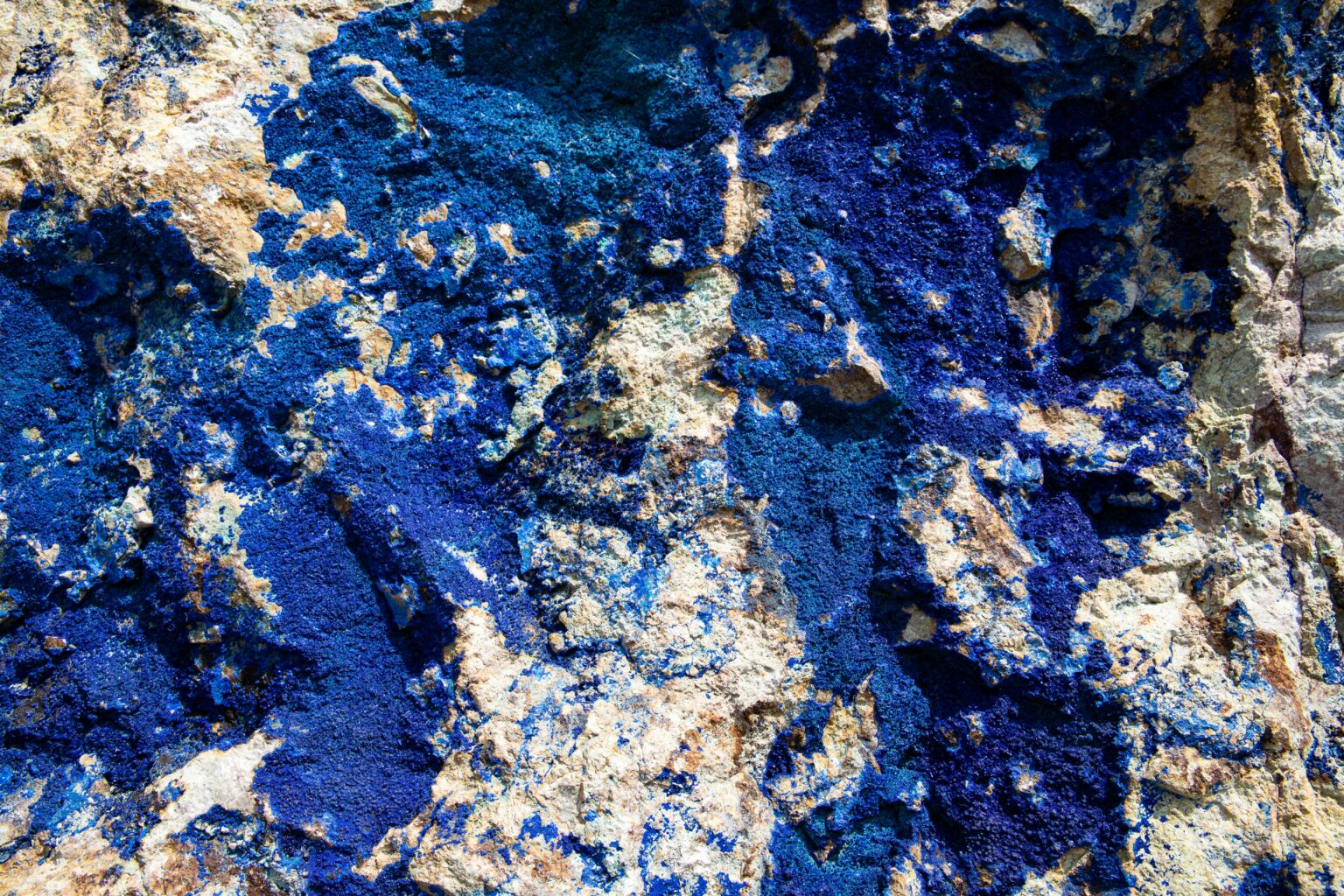 Lapis Lazuli from Chile: History and Modern Uses - gemstone south america